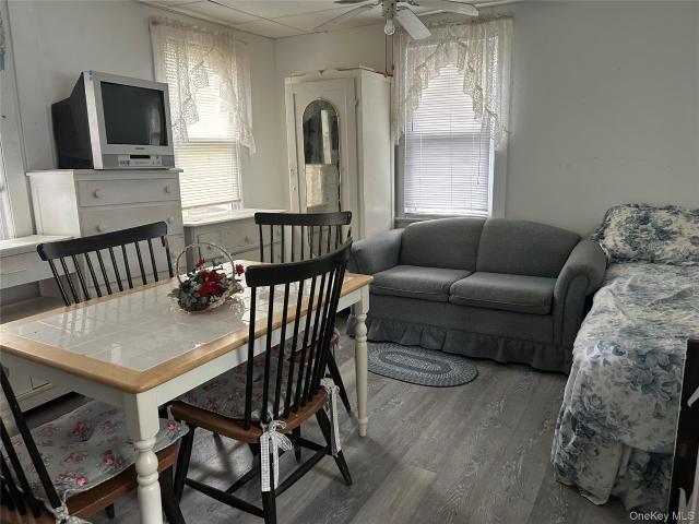 52 Greentree Road 12A