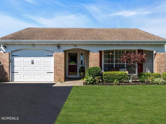 52 Greenwich Ave, Manchester, NJ 08759