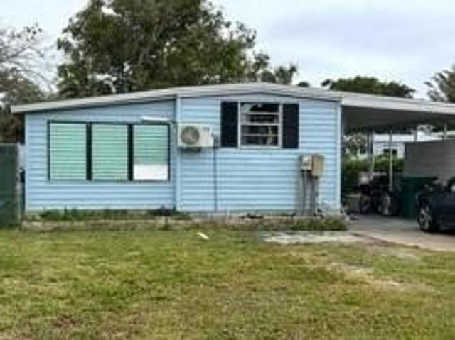 52 Henderson Dr, Naples, FL 34114