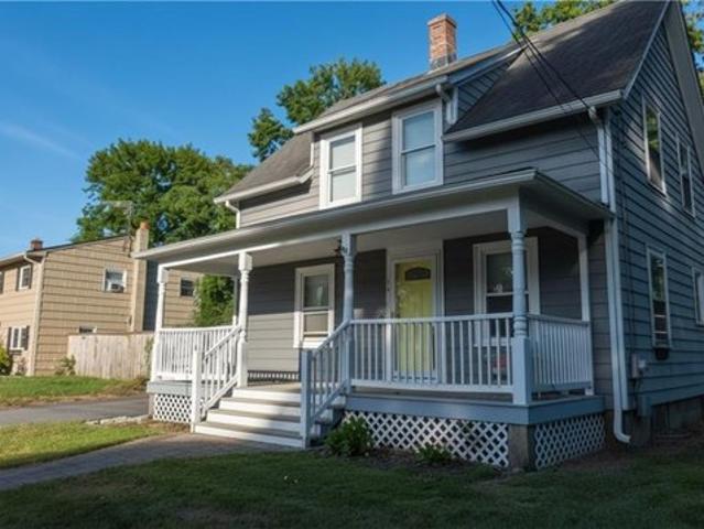 52 Heights Ave, Warwick, RI 02889