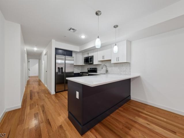 52 James St, Unit 2, Newark, NJ 07102 | MLS #4025