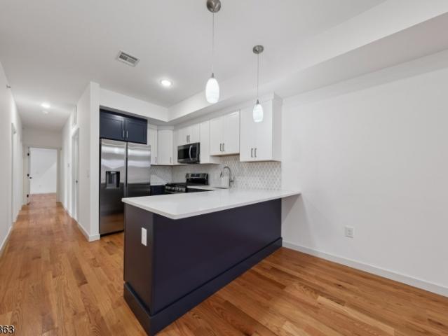 52 James St, Unit 4, Newark, NJ 07102 | MLS #4007 | Compass