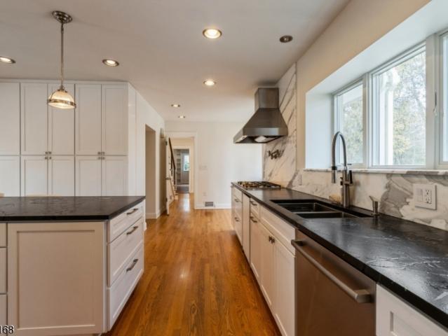 52 Kitchell Rd