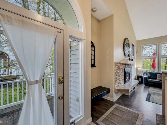 52 Laurelwoods Drive