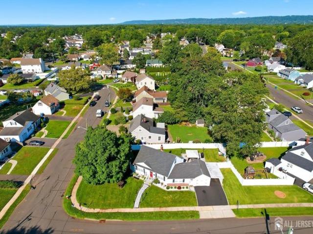 52 Leeds Dr, South Plainfield, NJ 07080