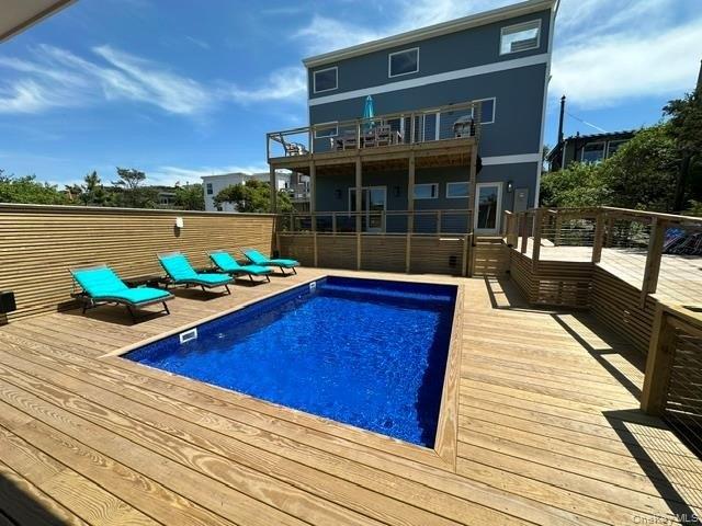 52 Lewis Walk, Cherry Grove, NY 11782