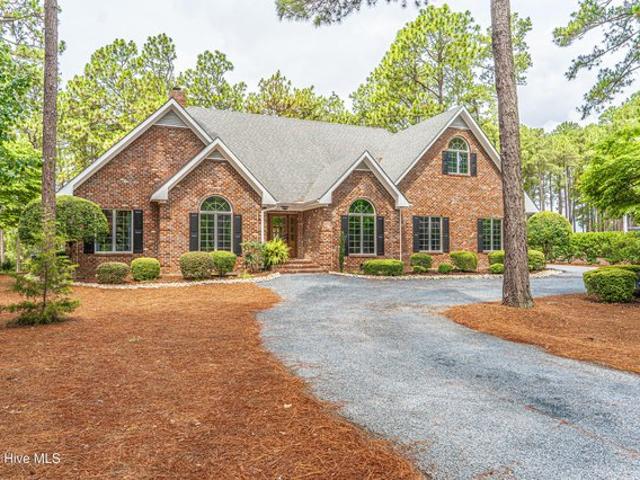 52 McMichael Dr, Pinehurst, NC 28374