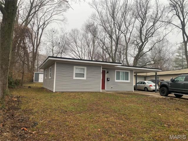 52 Marquette Dr, Florissant, MO 63031 | MLS #26002 | Compass
