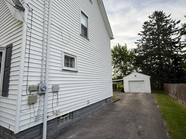 52 Meadowbrook Avenue