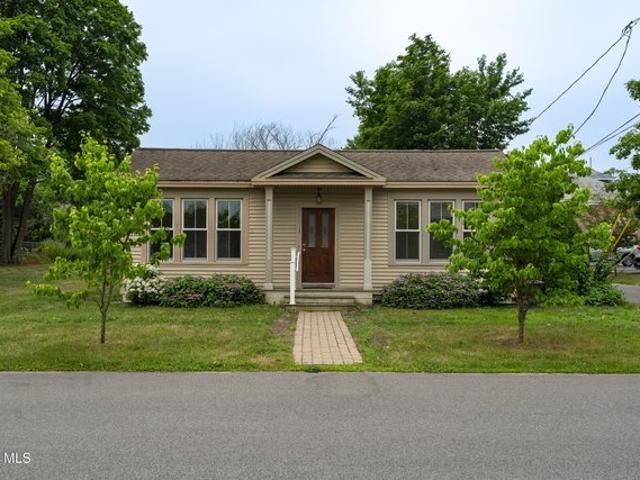 52 Mitchell St, Saratoga Springs, NY 12866