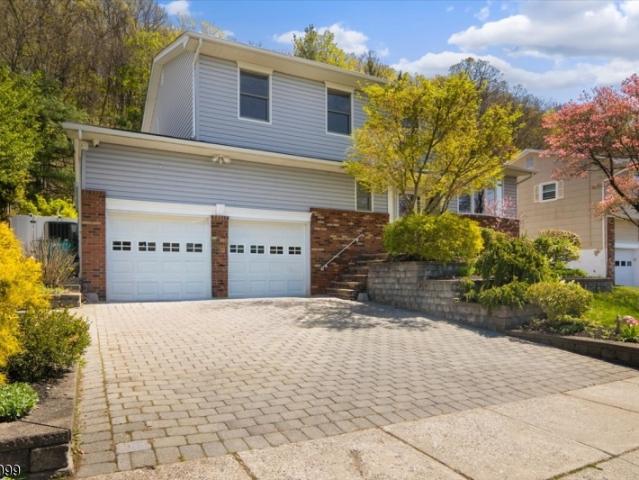 52 Molinari Dr, Wanaque, NJ 07465 | MLS #4022 | Compass