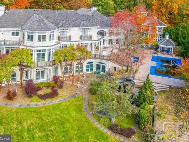 52 MOUNTAIN LAUREL LN, MALVERN, PA 19355 Single Family Residen.