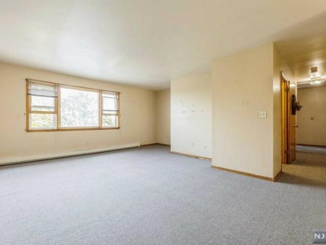 52 Mountain Park Road #2 Clifton, United States, NJ