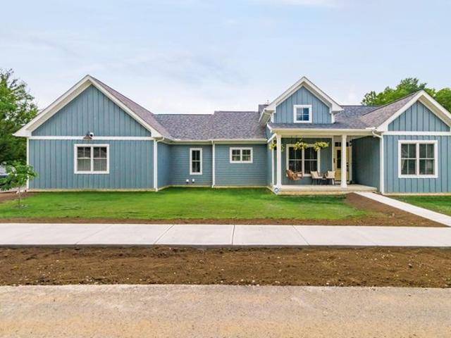 52 N Clinton St, Canal Winchester, OH 43110