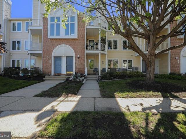 52 Natalie Ct Unit 303, Levittown, PA 19057