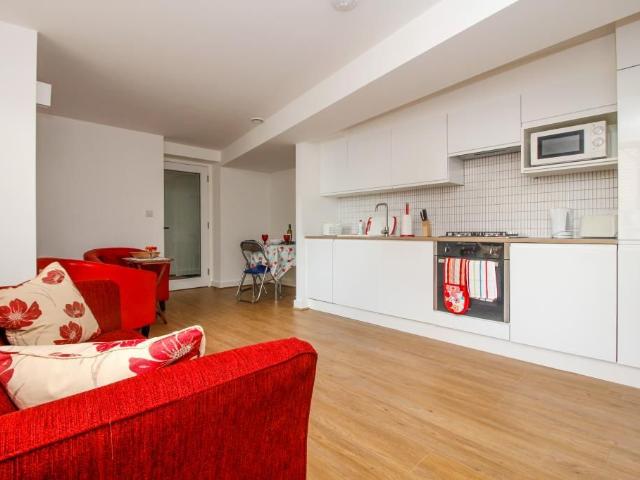 52 New Inn Hall Stre, Oxford OX1, 1 bed flat to rent, £1,850 pcm | PrimeLocation