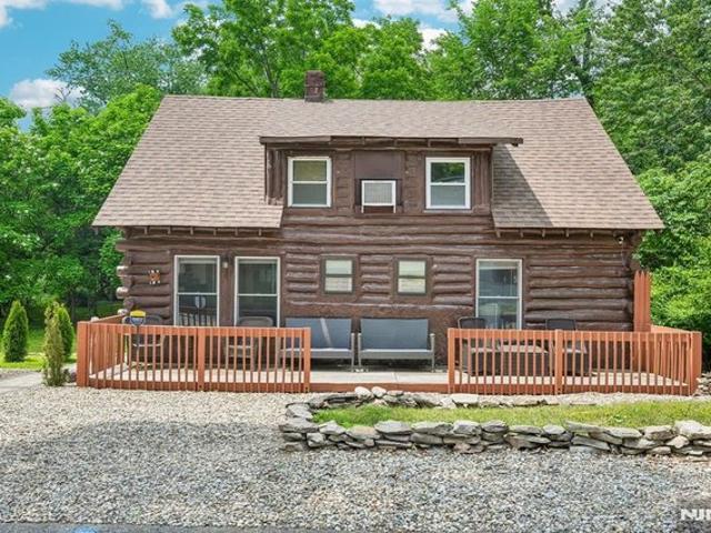 52 North Rd, Wayne, NJ 07470