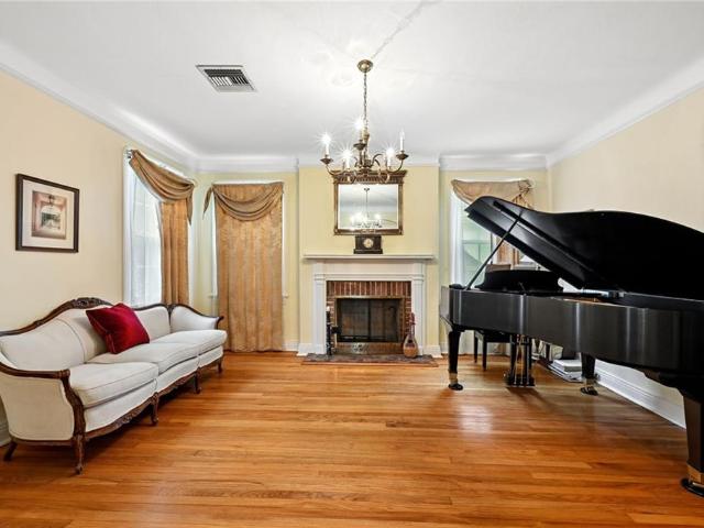 52 Oaklawn Drive