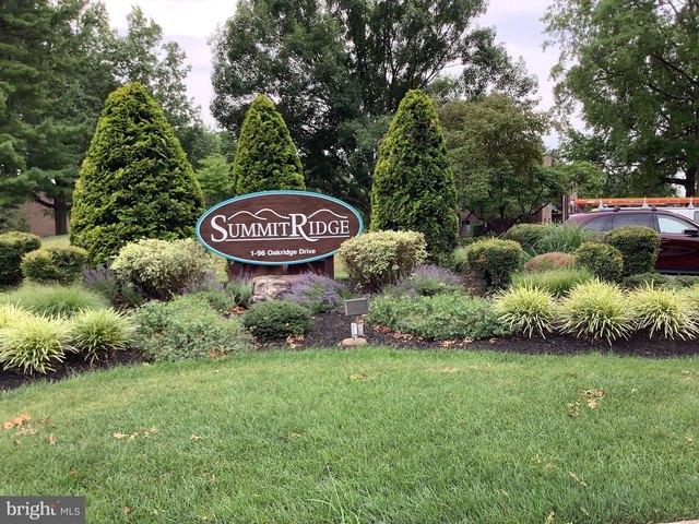 52 Oakridge Dr, Langhorne, PA 19047