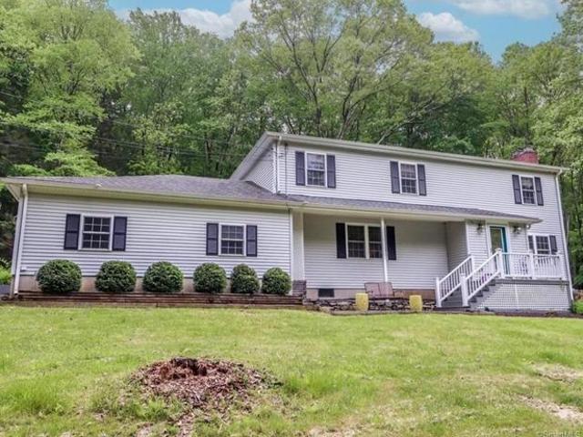 52 Reservoir Rd, New Milford, CT 06776