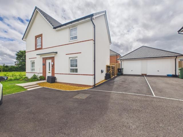 52 Ridgeway Avenue Berry Hill, Berry Hill, Coleford, 4 bedroom, Detached