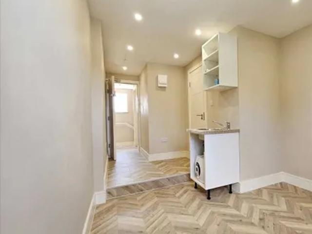 52 Rosebank Road, London, W7 2EN, United Kingdom | 1 bed apartment for rent #167870882 | Rentberry