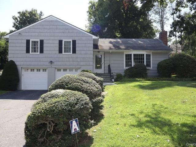 52 Runyon Pl, Scarsdale, NY 10583