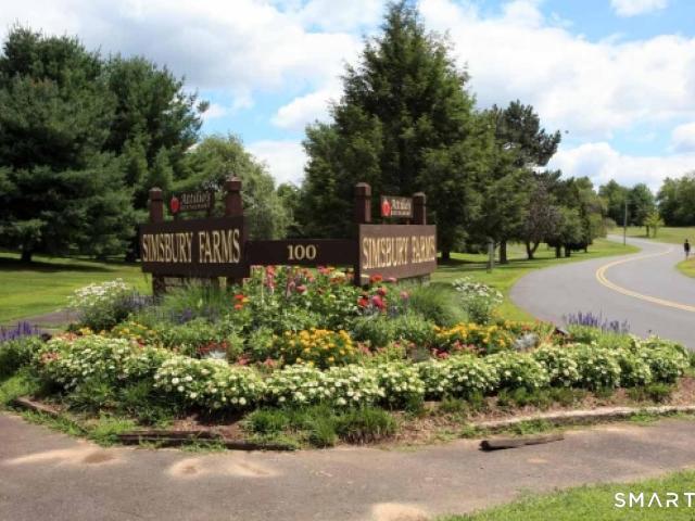 52 Shingle Mill Rd, Simsbury, CT 06092 | MLS #24154 | Compass