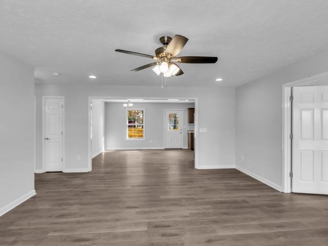 52 Sunset Falls Rd, Tullahoma, TN 37388 | MLS #3169 | Compass