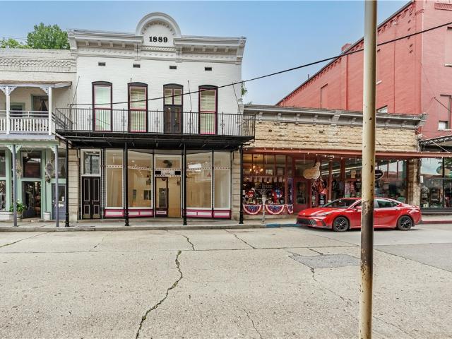 52A & 52B Spring Street