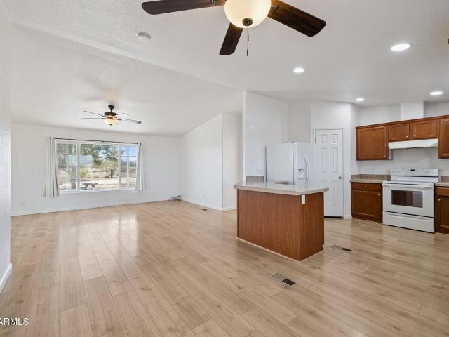 53040 w whirly bird road