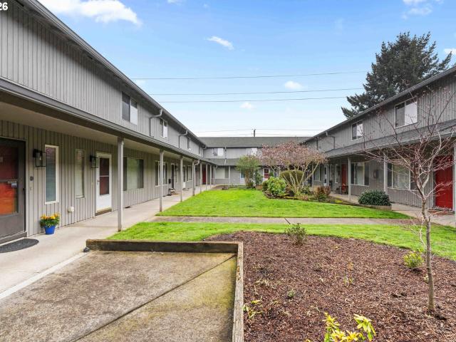 5304 NE 84TH LOOP # D17