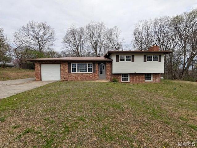 5304 Oakcrest Dr, Imperial, MO 63052