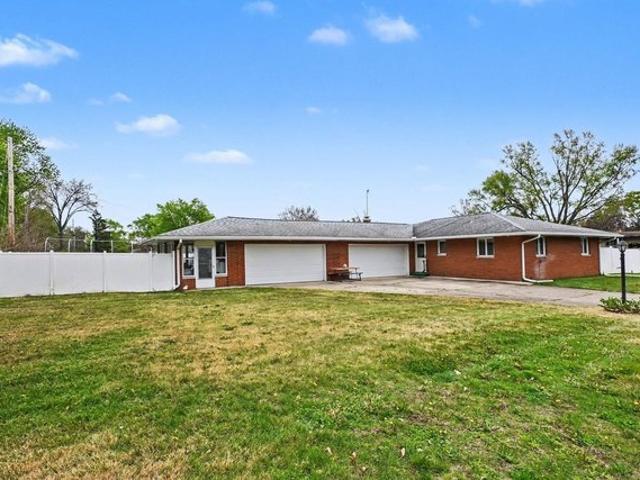 53050 Crestview Dr, South Bend, IN 46635