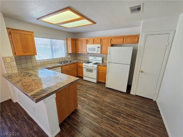 5305 french lavender street