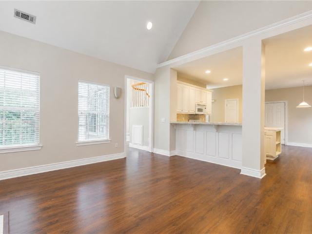 5305 S 44th Place