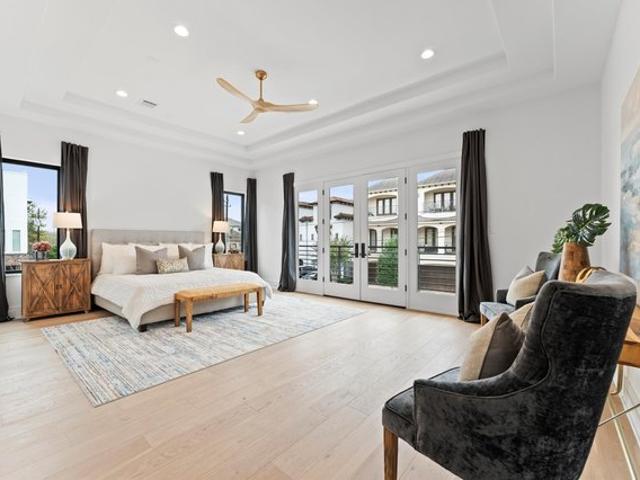 5306 Gibson St, Houston, TX 77007