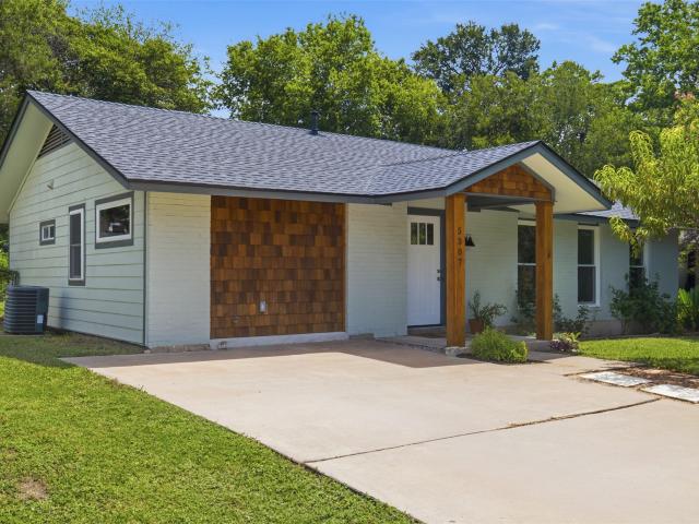 5307 King Henry Dr
