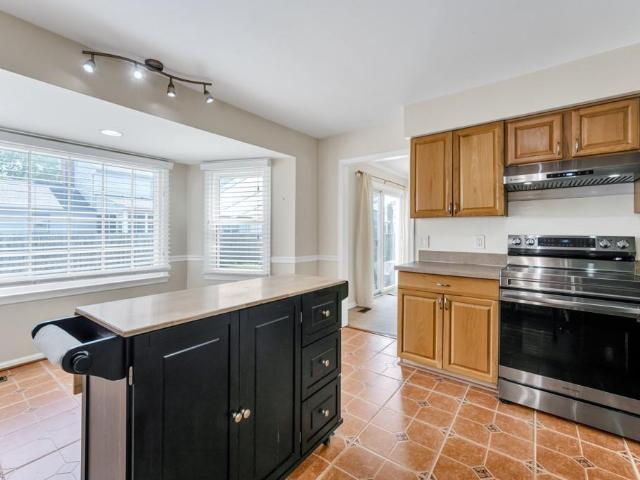 5308 Sidney CT