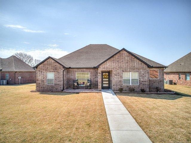 5309 Barnett Ave, Bartlesville, OK 74006