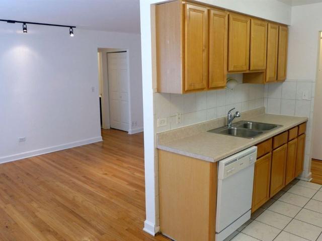5300 N Sheridan 1 Bedroom Apartment for Rent at 5300 N Sheridan Rd, Chicago, IL 60640 Edgewater