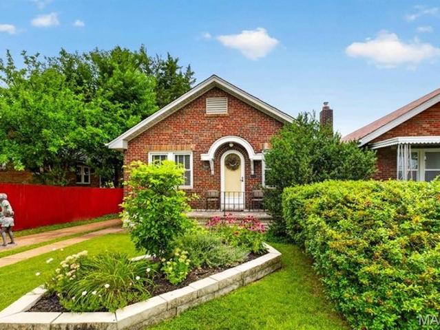 5300 Chippewa St, Saint Louis, MO 63109