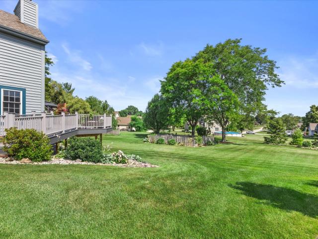 5300 Clover Ln