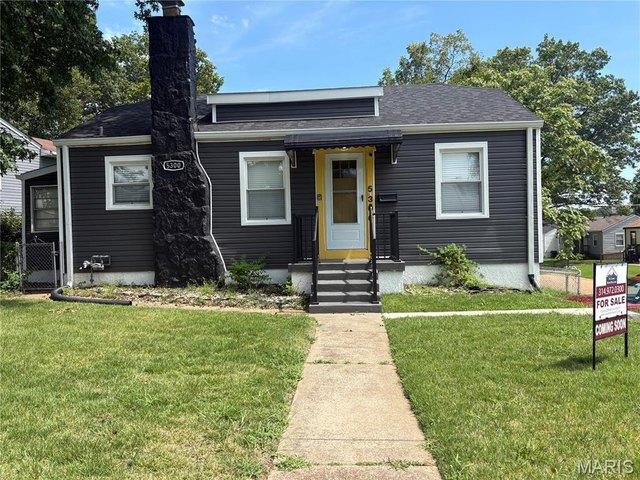 5300 Colton Dr, Saint Louis, MO 63121