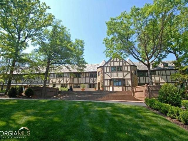 5300 Powers Ferry Rd, Sandy Springs, GA 30327