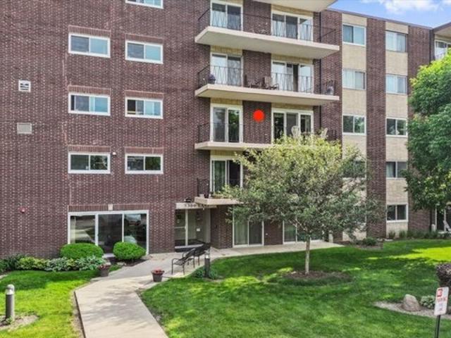 5300 Walnut Ave Apt 19C, Downers Grove, IL 60515