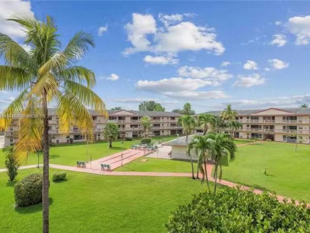 5300 WASHINGTON ST APT D309, HOLLYWOOD, FL 33021 Condo/Townhom.