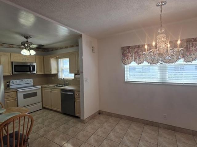 5300 Washington St Apt G221, Hollywood, FL 33021