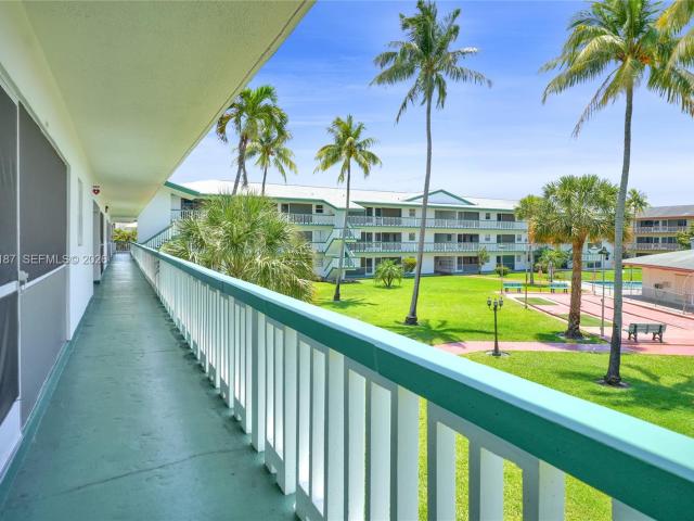 5300 Washington St, Unit I205, Hollywood, FL 33021 | MLS #A11957 | Compass