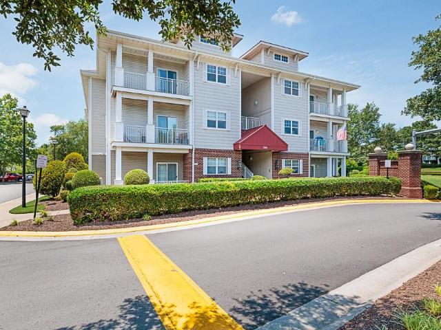 5300 Warminster DR # 105